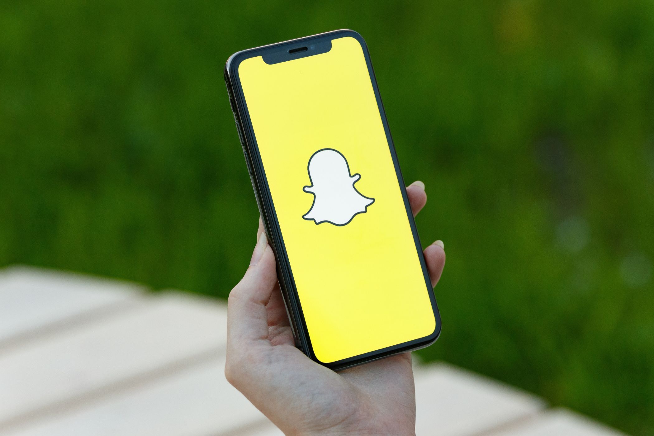 5 Generative AI Features You Can Use on Snapchat