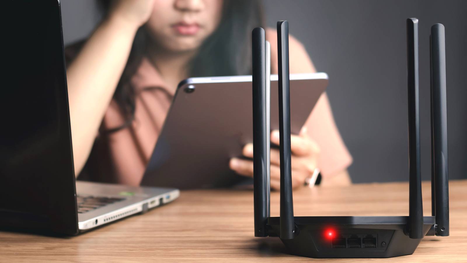 9 Reasons Why You Should Replace Your ISP's Router