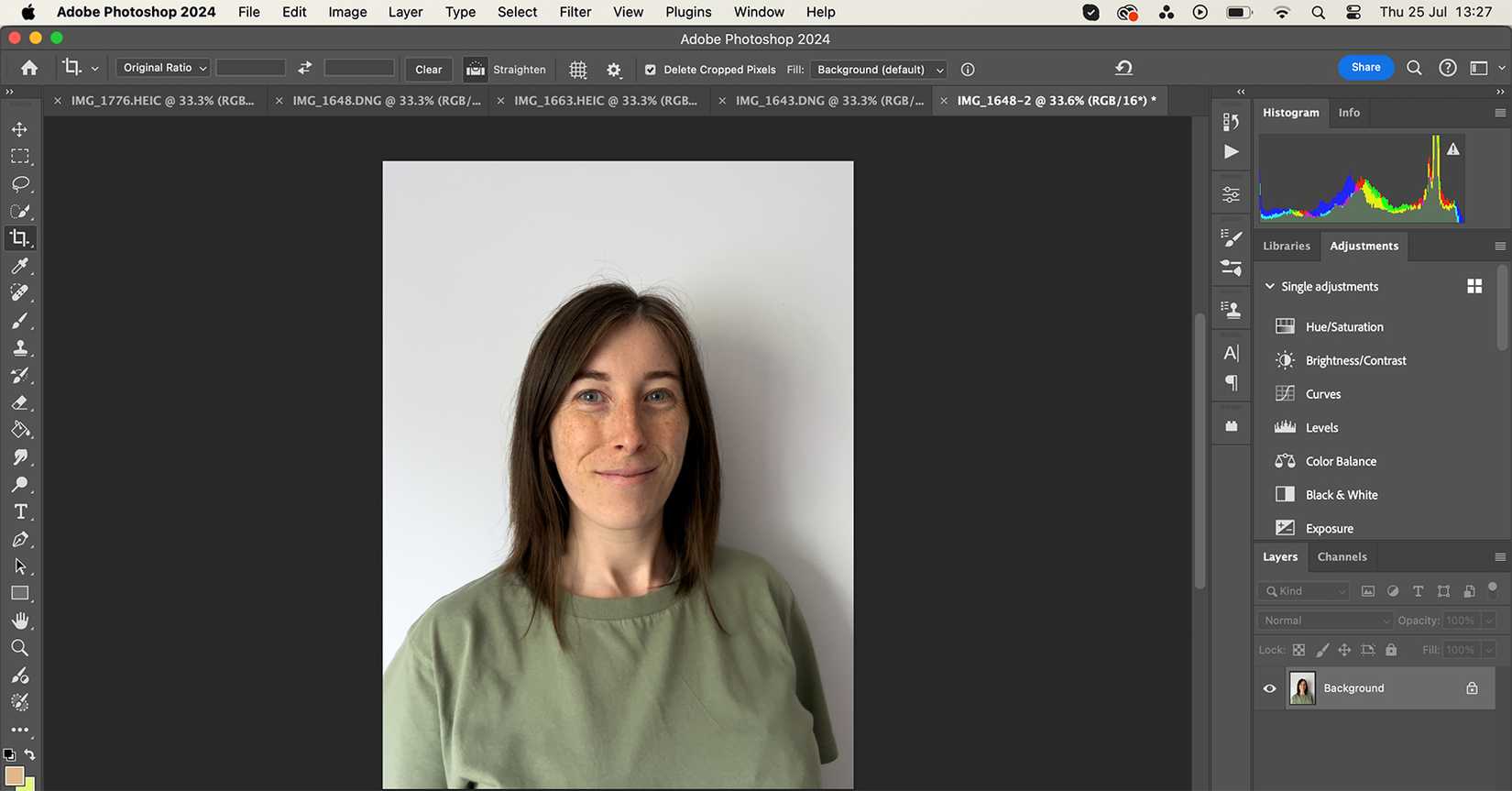 Here's How I Take Professional-Looking Headshots With My Smartphone