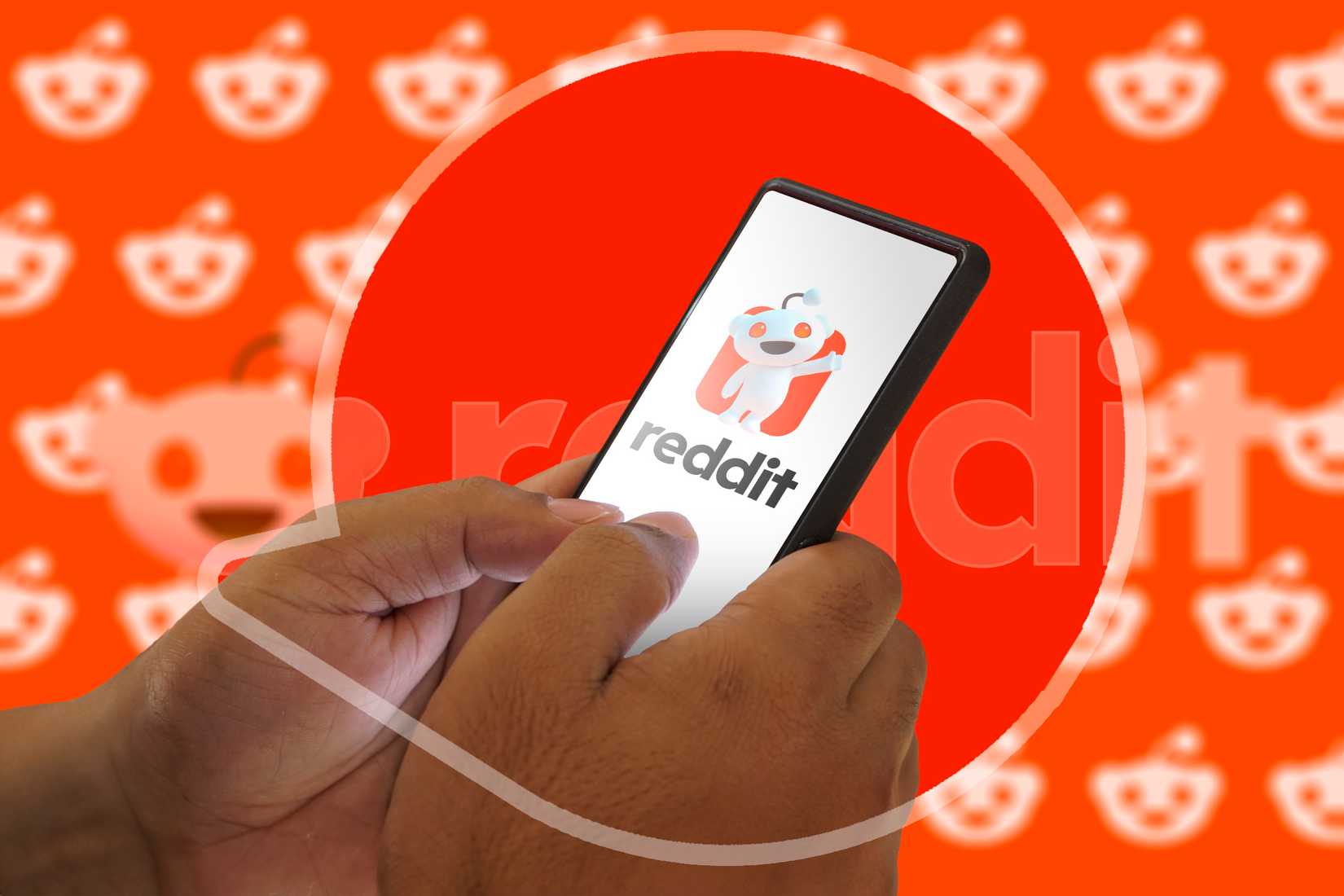 I Limit My Social Media to Just Reddit and Discord: Here's Why