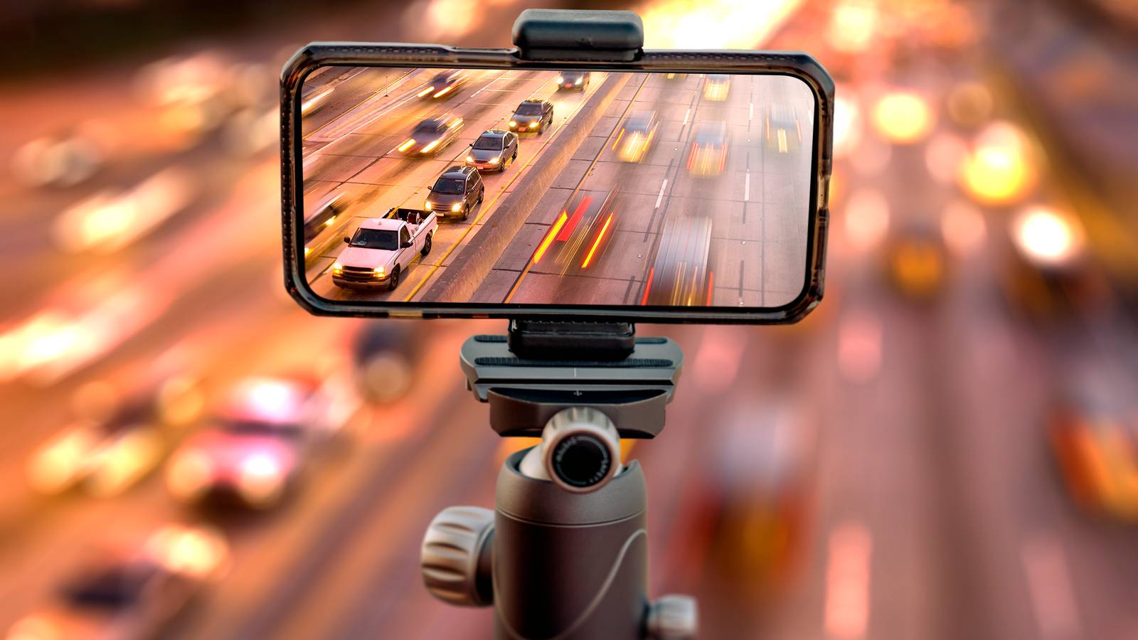 You Can Do Time-Lapse Photography With Your Phone: Try This