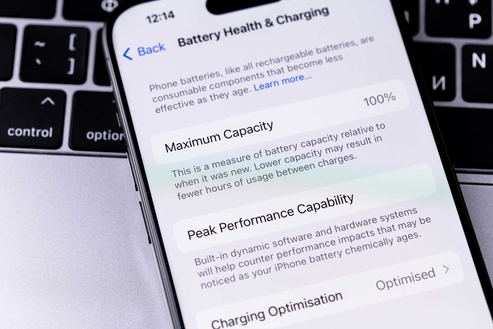 Change These Habits and Your Phone's Battery Health Will Last Longer