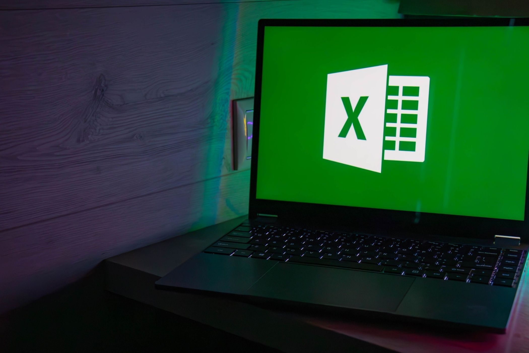 These Conditional Formatting Hacks Instantly Made My Excel Reports ...