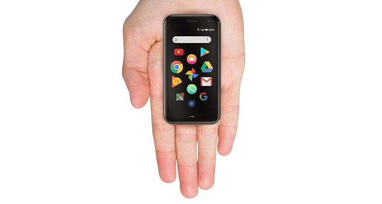 These Are the Smallest Smartphones You'll Ever Find