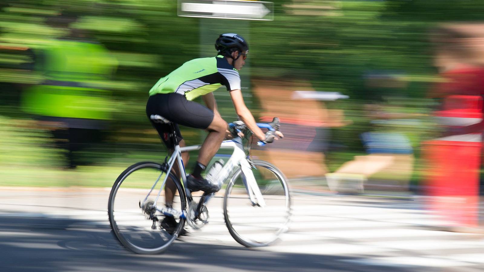 3 Easy Ways to Add Motion Blur to Photos (No Software Required)