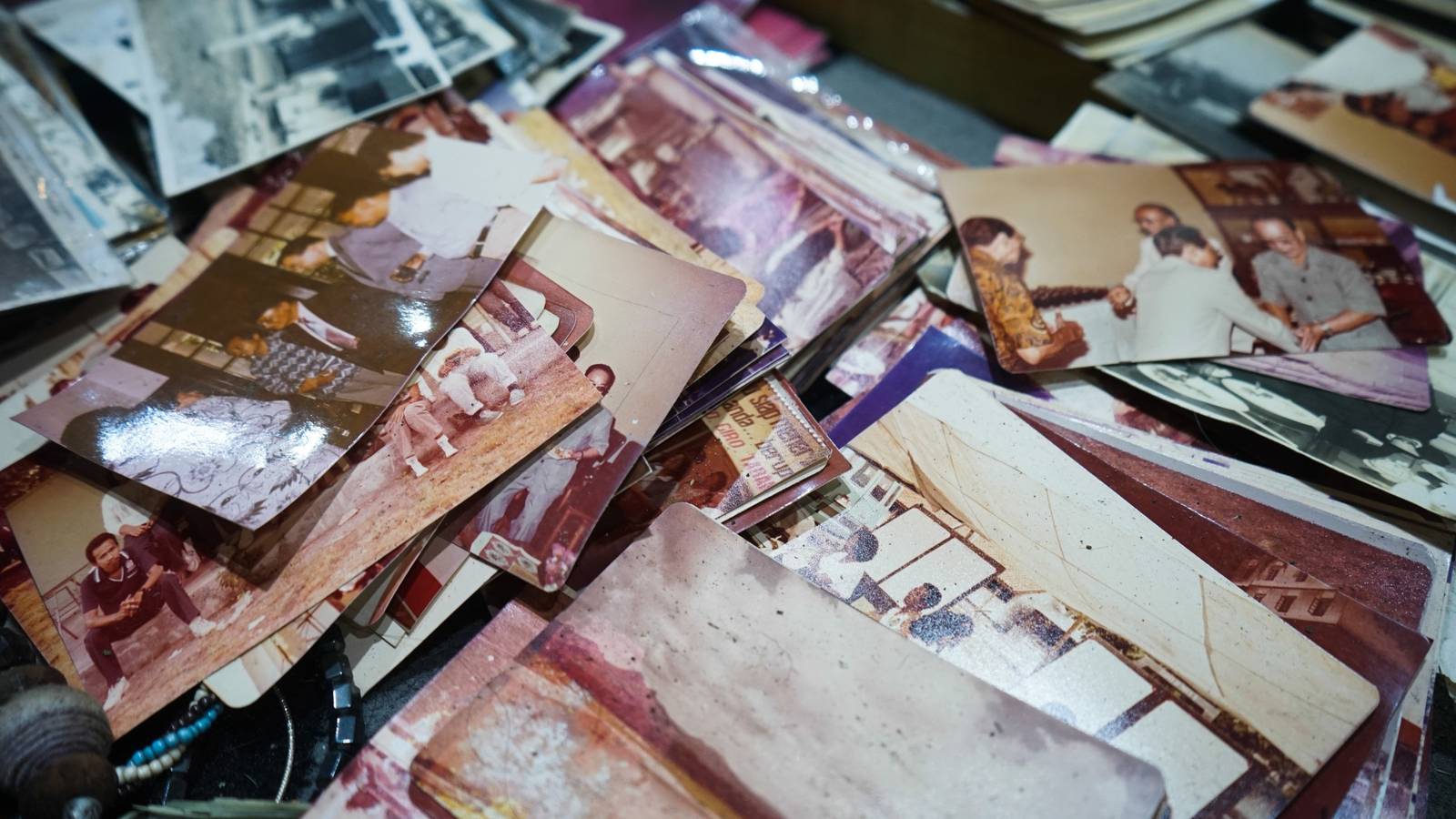 The 3 Best Ways to Scan and Digitize Old Photos