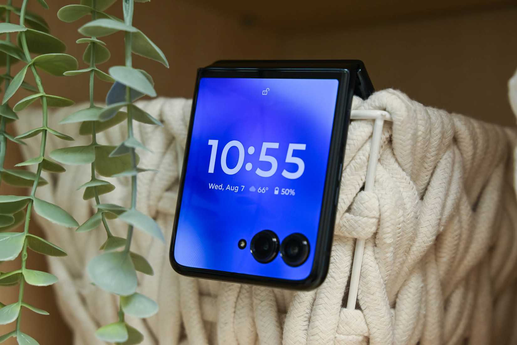 6 Things to Consider Before Buying Your First Foldable Phone