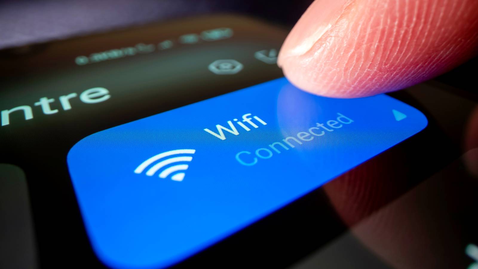 You Can Use Public Wi-Fi—But Only If You Follow These Safety Rules