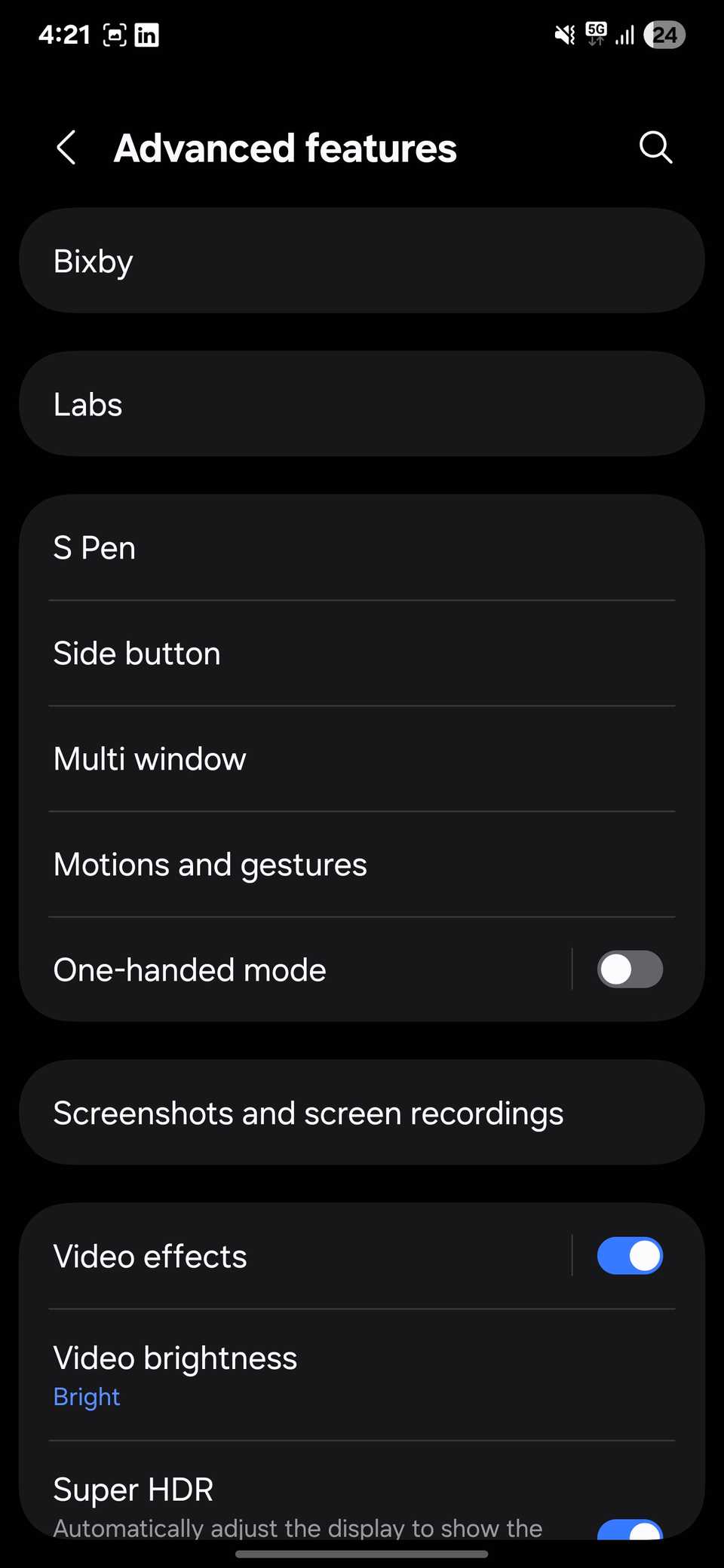 I Turned Off These Samsung Settings and My Phone Stopped Dying So Fast