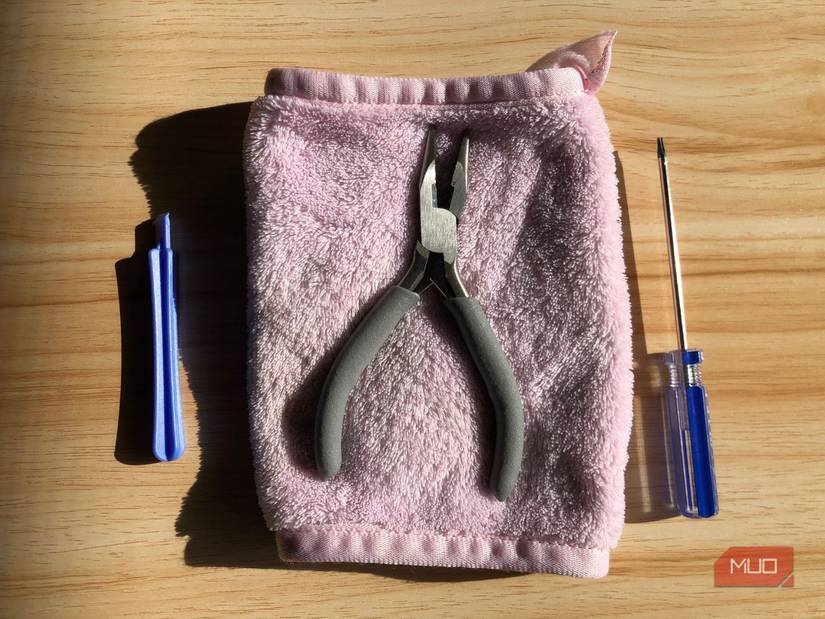 How to Safely Clean the Fan in Your Xbox Series X