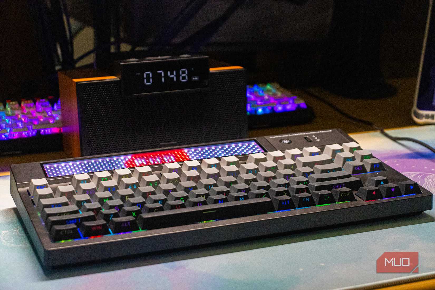 Epomaker Dynatab 75X Review: Retro Keyboards Have Never Looked Better