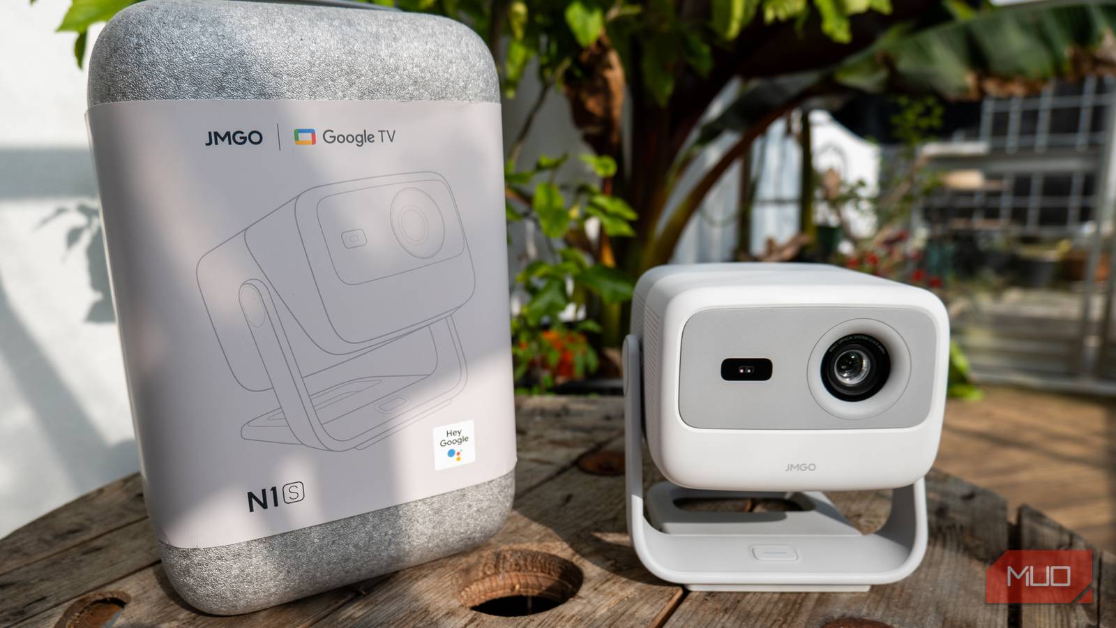 JMGO N1S Review: Ultra-Compact Form Factor Meets Triple Laser Image ...