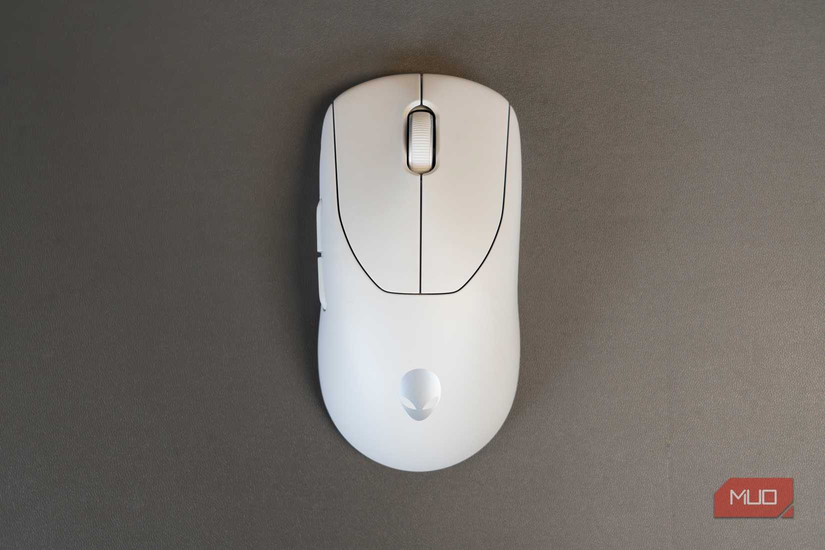 alienware wireless mouse white