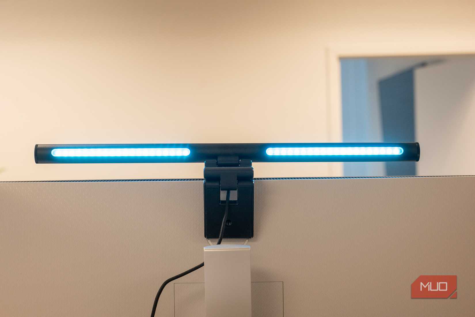 Razer Aether Monitor Light Bar Review: Perfect for Gamers