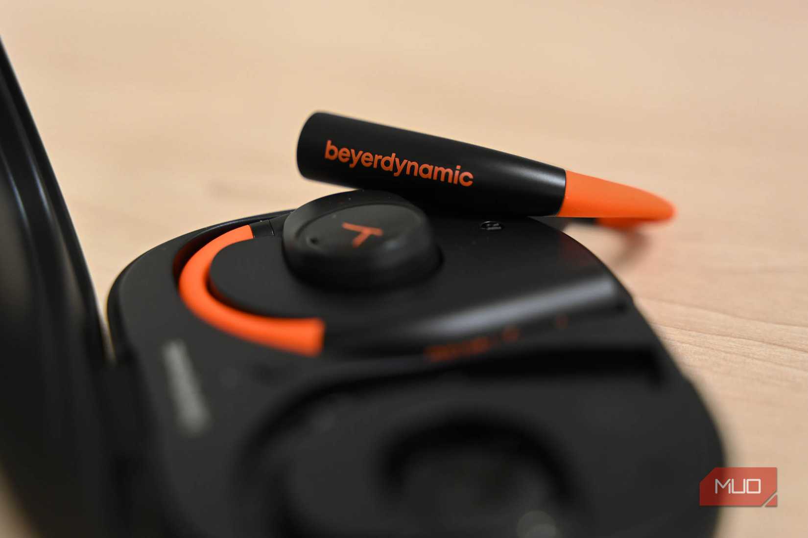 Beyerdynamic VERIO 200 Review: Earphones That Let the World In