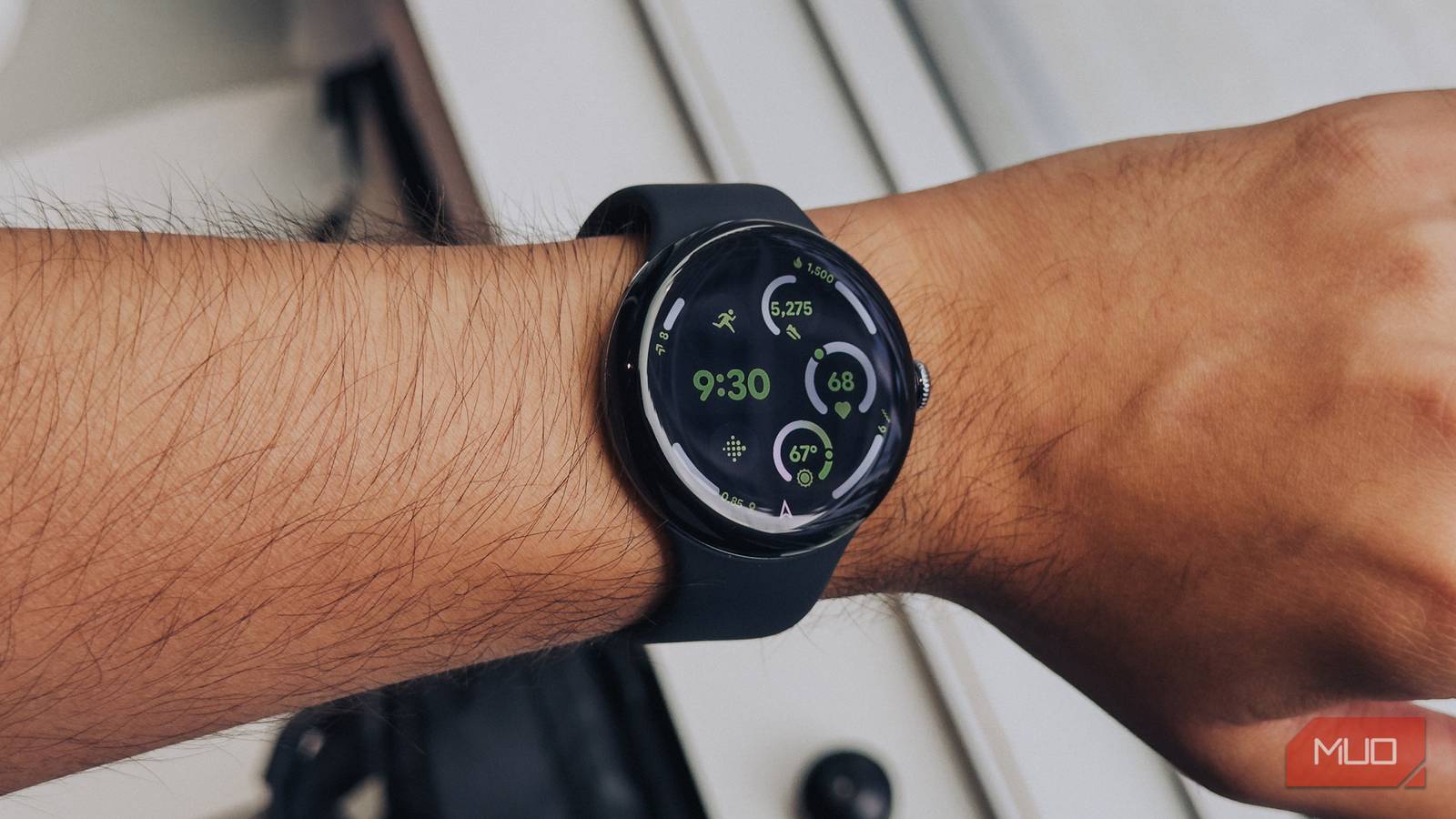 5 Features Wear OS Smartwatches Need to Steal From Apple Watch