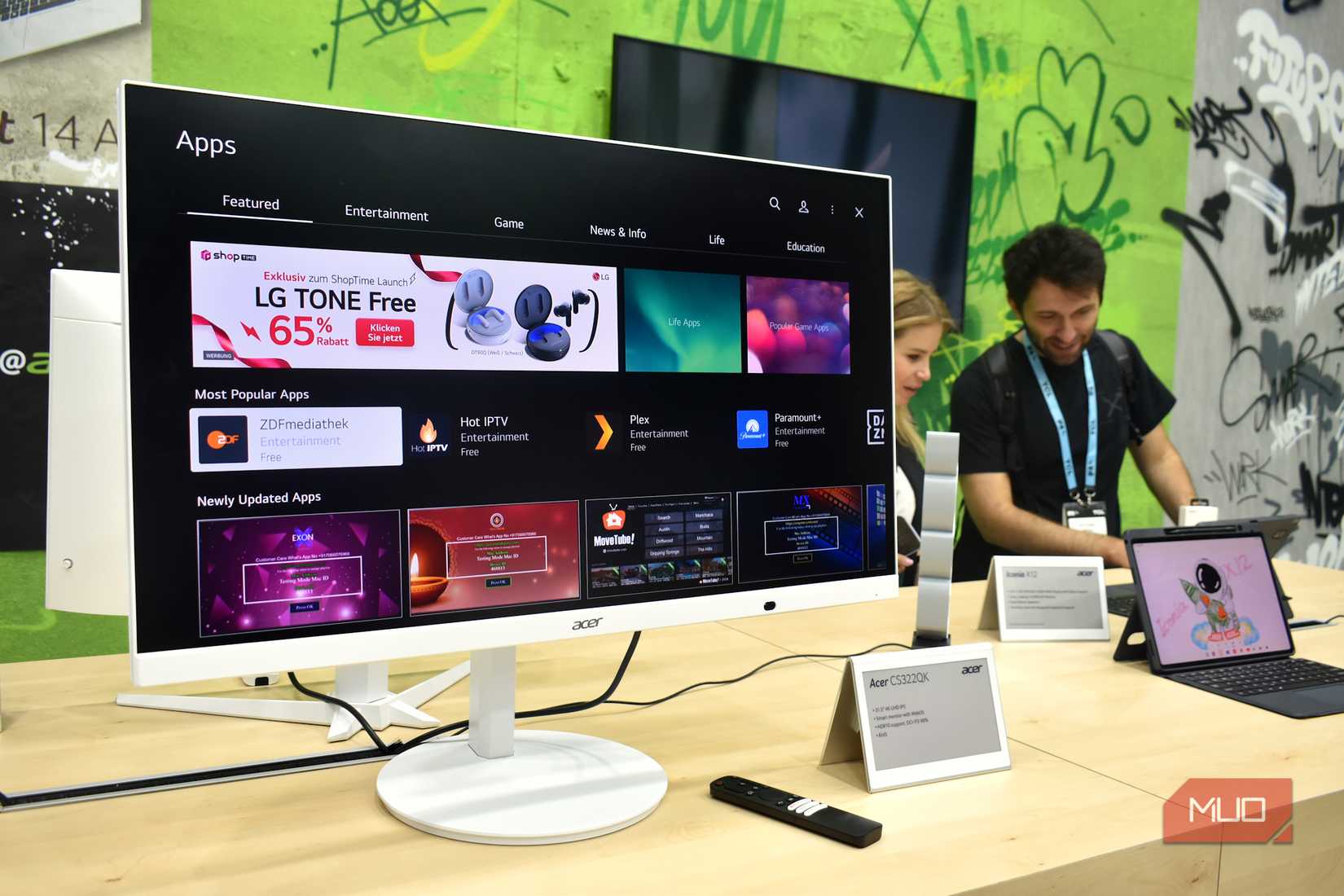 I'm Upgrading to a Smart Monitor for These 6 Reasons