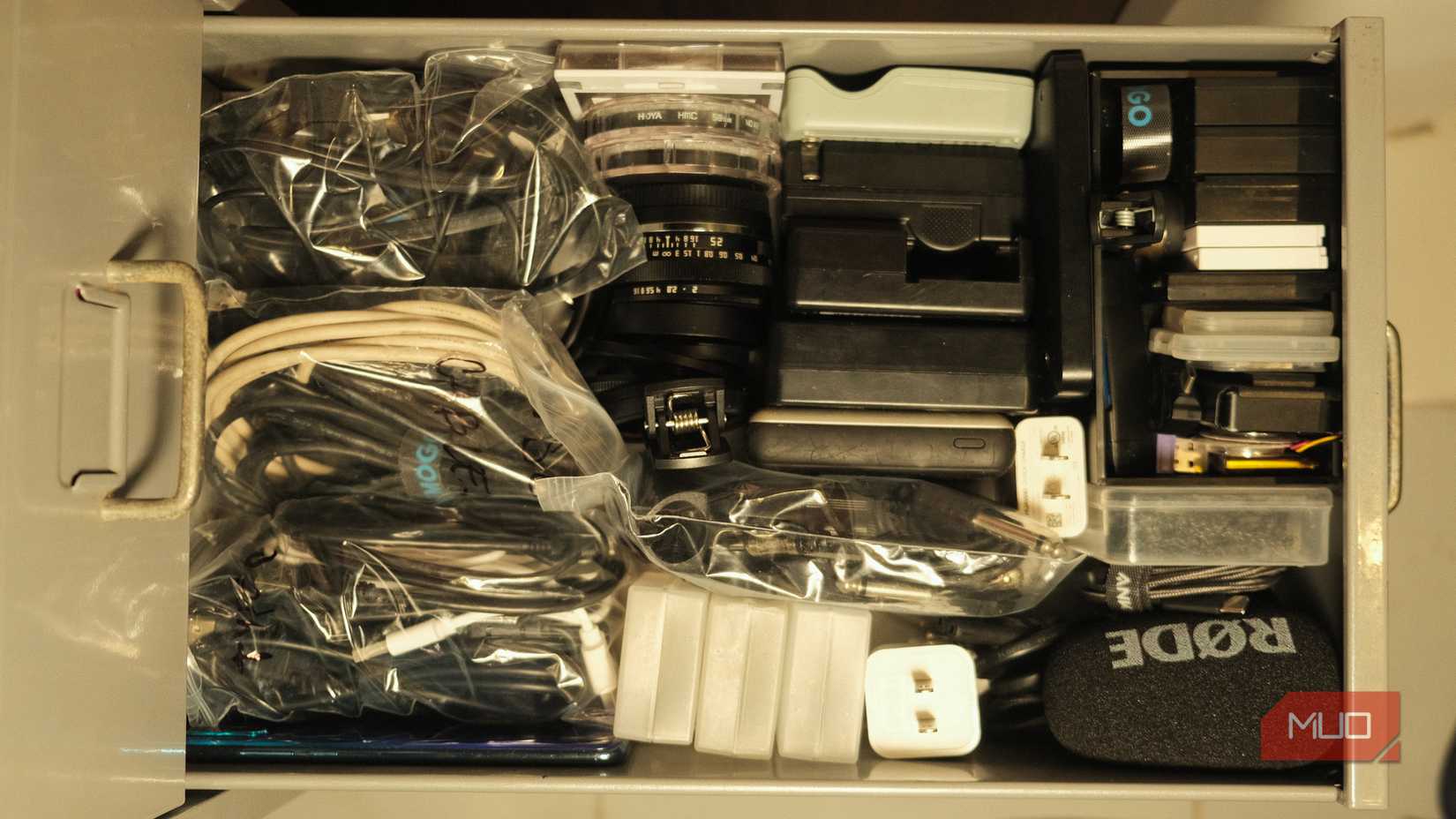 I Finally Organized My Mess of Tech Gadgets: 4 Practical Tricks I Learned