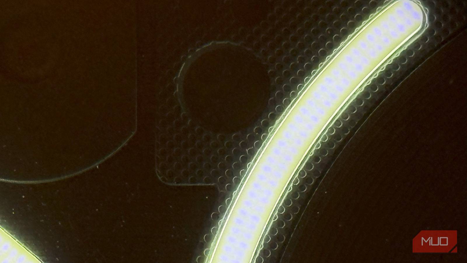 How My iPhone 16 Transforms Everyday Objects Into Stunning Macro Art