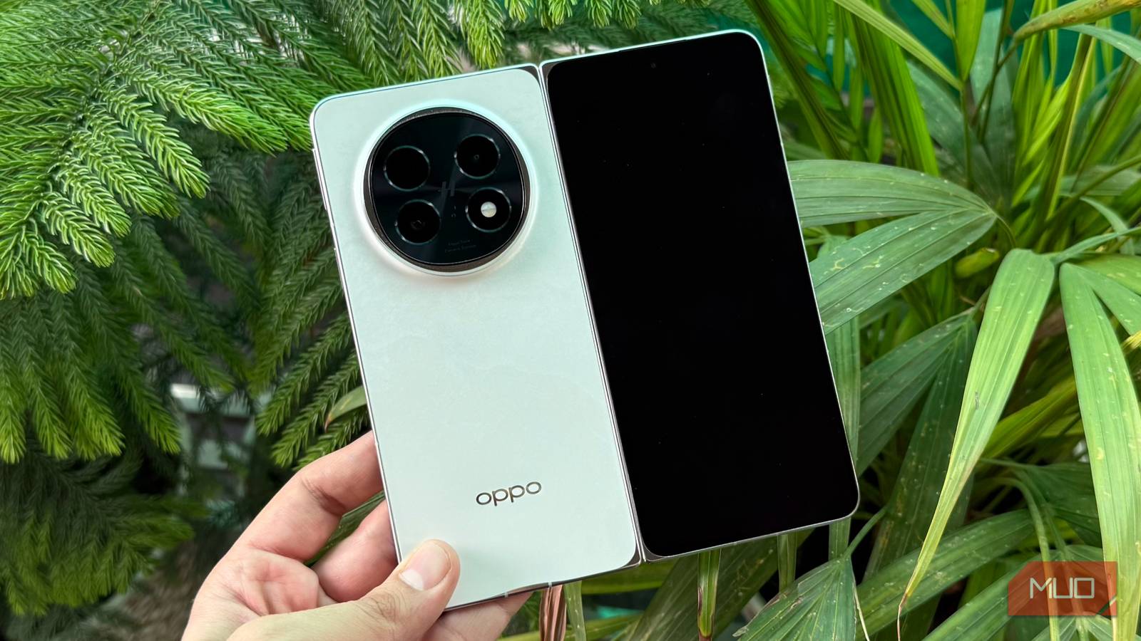 I Used the World's Slimmest Foldable for a Month, and I Don't Miss My Slab Phone at All