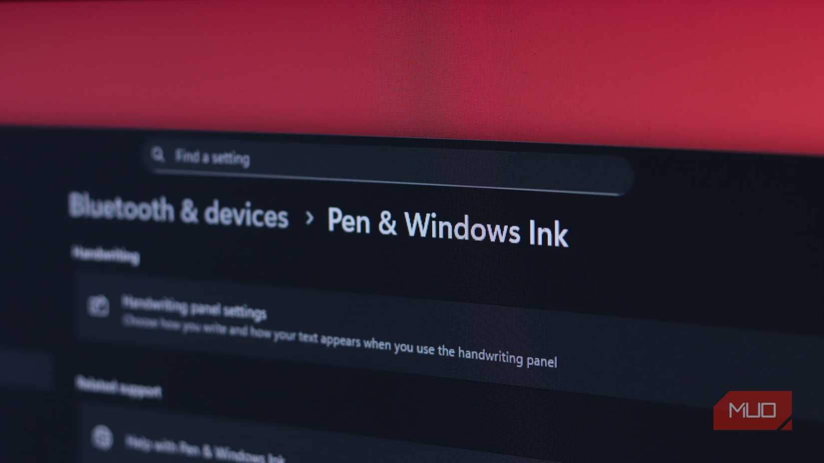 Everyone Should Disable These 7 Windows Services to Get Better Battery Life