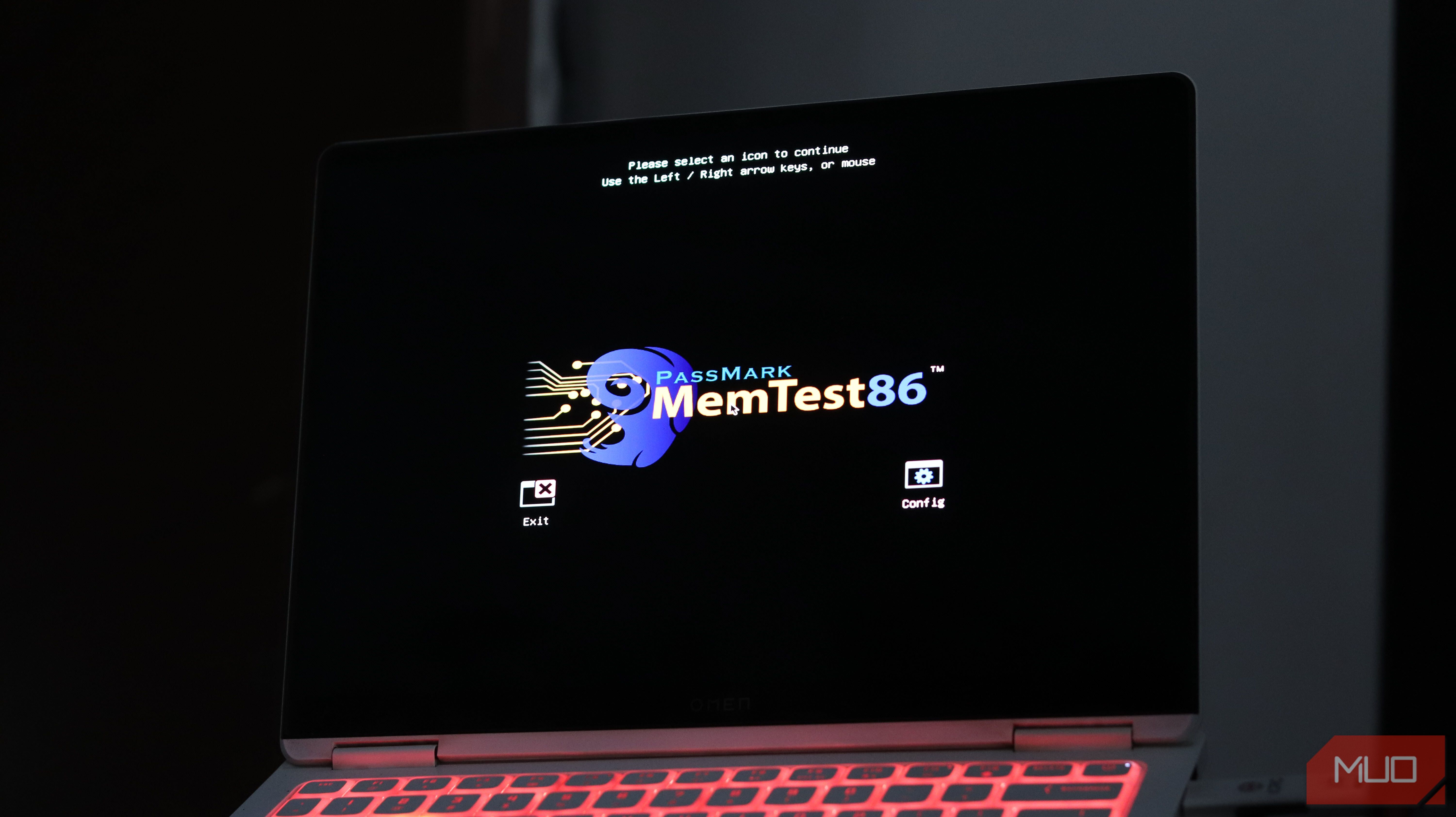 How to Lock Your Desktop Icons on Windows