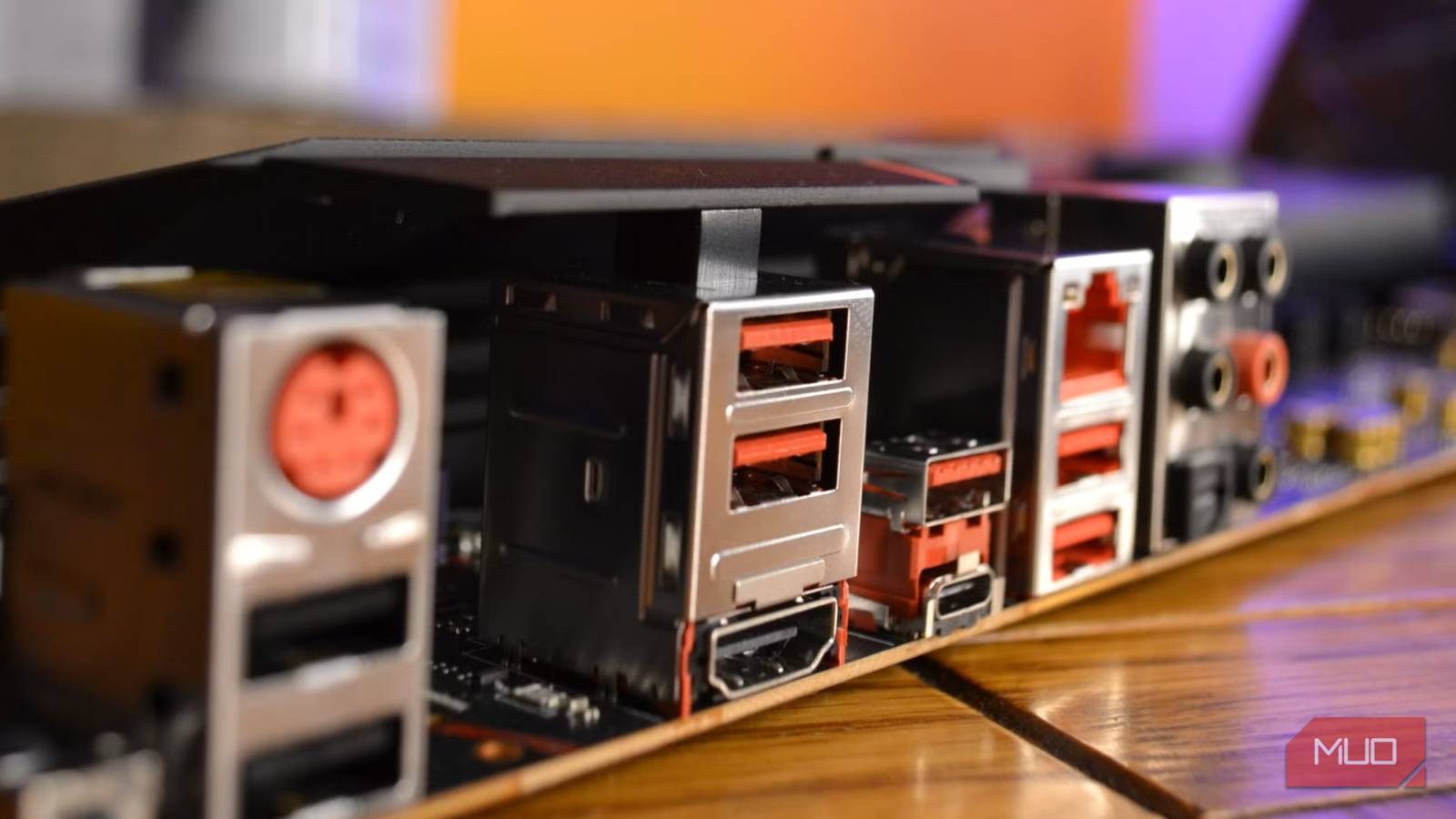 What does it mean when a USB port is red?