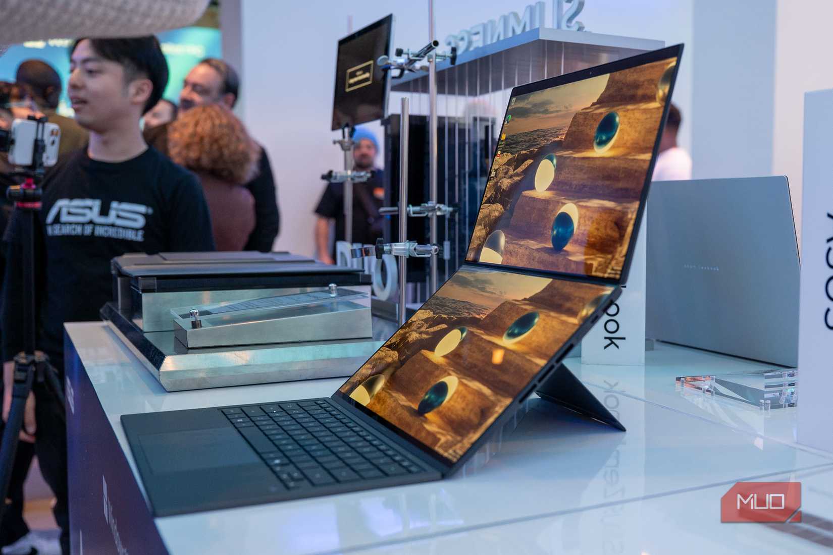 ASUS’s refreshed Zenbook Duo is finally the portable desktop ...