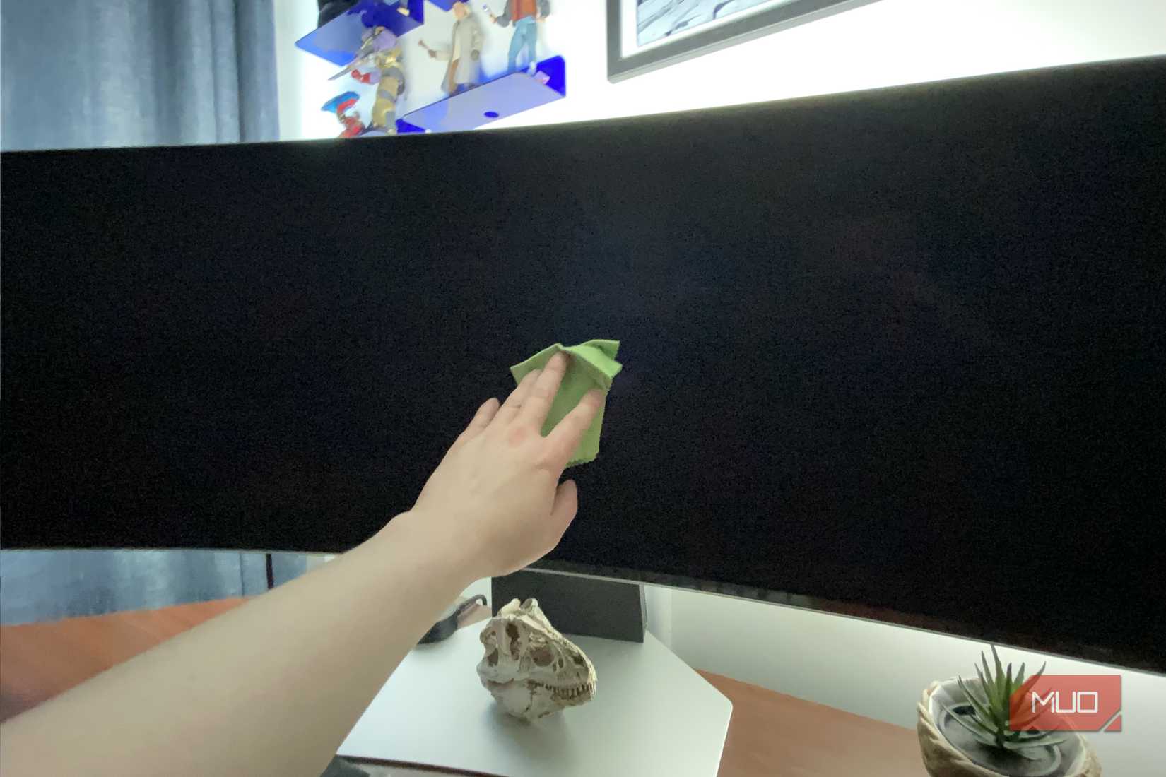 I nearly ruined my monitor with this one cleaning routine