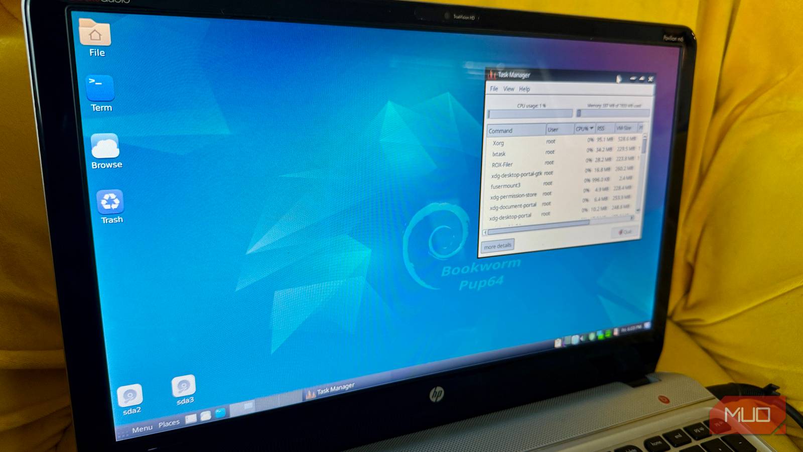 I revived a 15-year-old laptop with an OS that runs entirely in memory